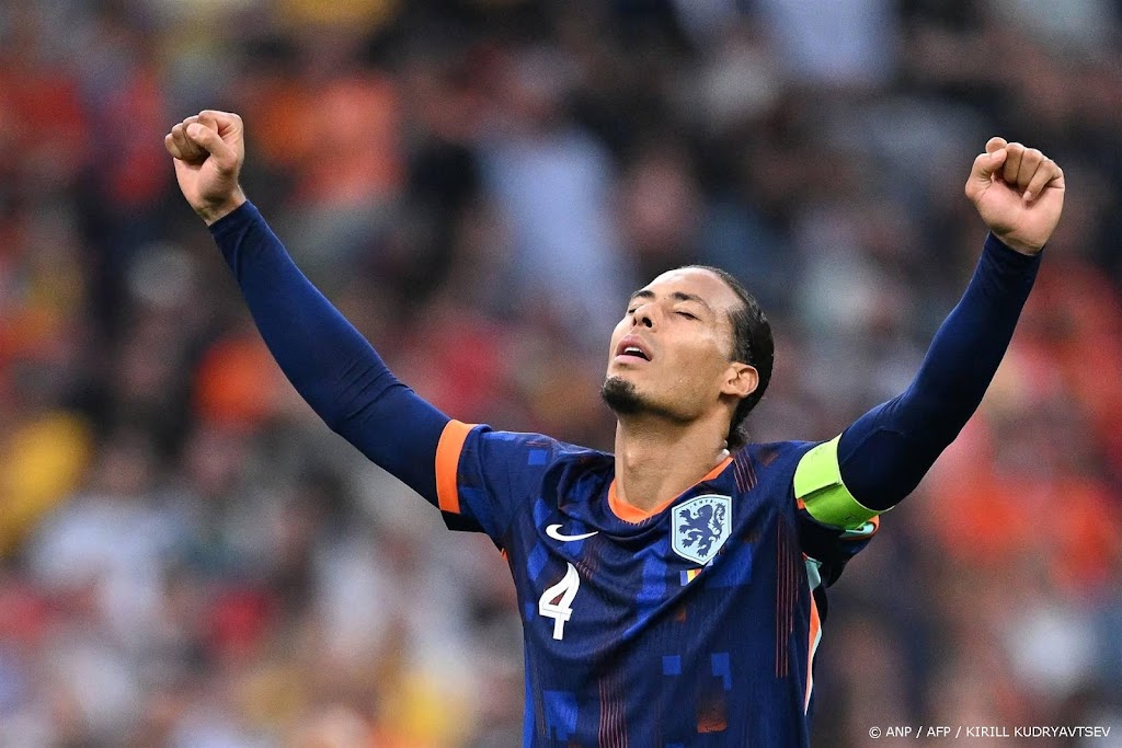 Aanvoerder Van Dijk is weer trots op het Nederlands elftal