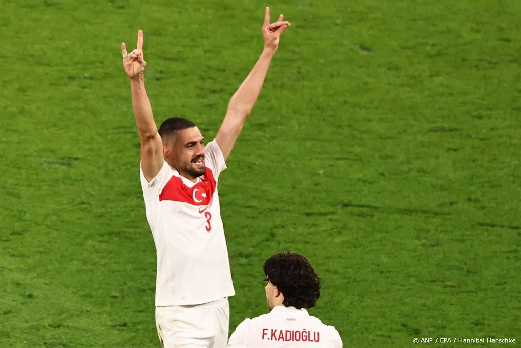 Turkse speler Demiral reageert op omstreden gebaar na goal op EK