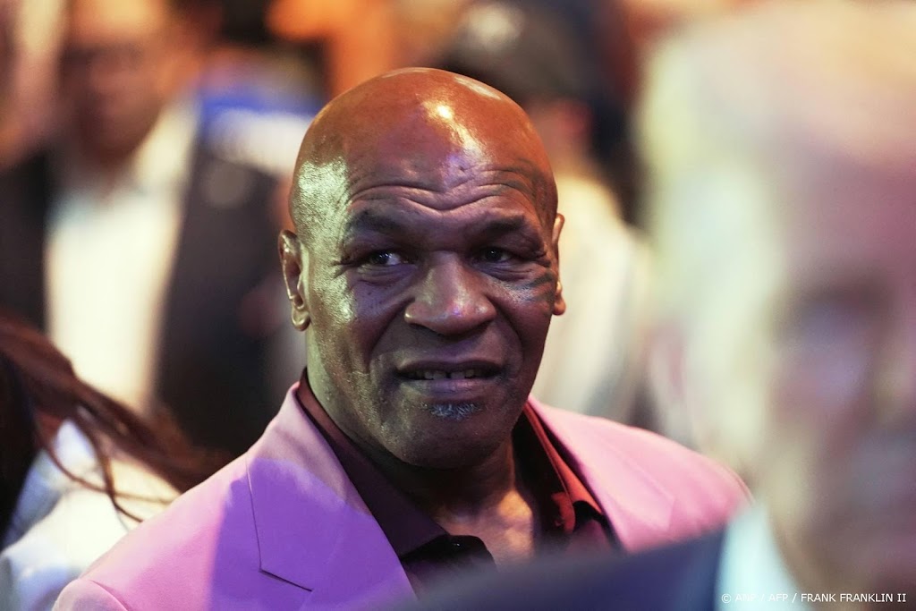Bokslegendes Tyson en Mayweather plannen gevecht in 2026