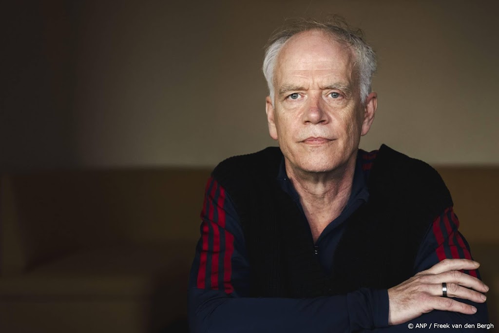 Presentator Stefan Stasse krijgt ere-Reissmicrofoon