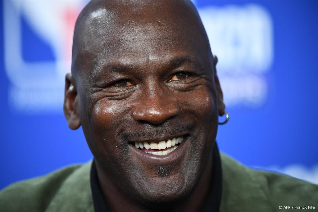 Voormalig basketballer Michael Jordan als eerste sporter in Forbes-lijst