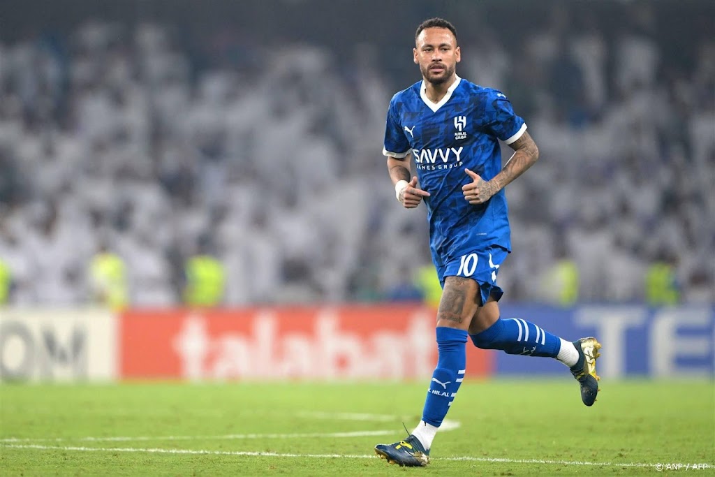 Neymar loopt twee weken na rentree scheur op in hamstring