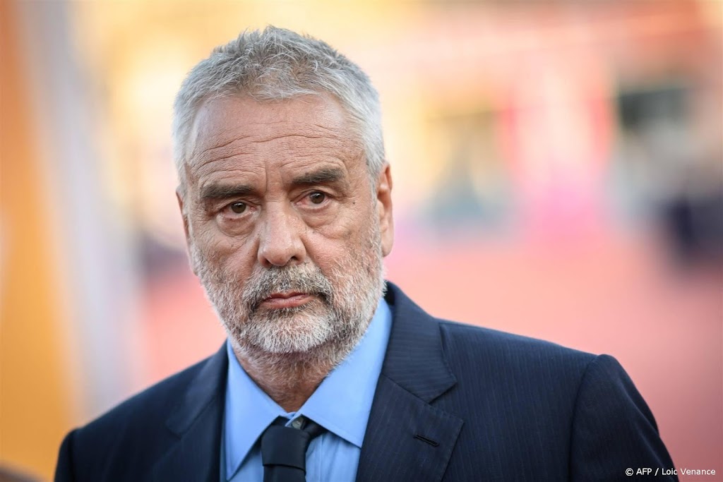 Filmregisseur Luc Besson aanwezig bij première DogMan in Amsterdam