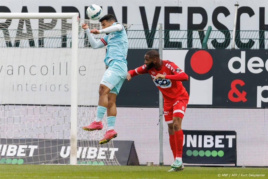 Antwerp zeker van play-offs om landstitel na zege bij Kortrijk