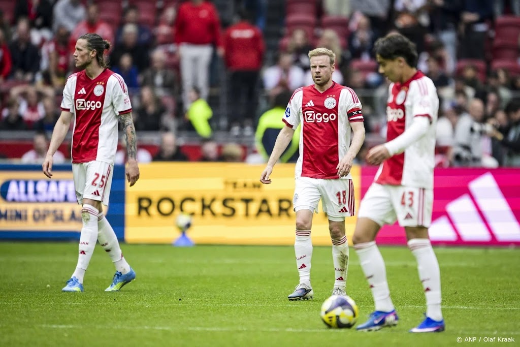 Ajax verliest van FC Utrecht en zakt naar vijfde plaats