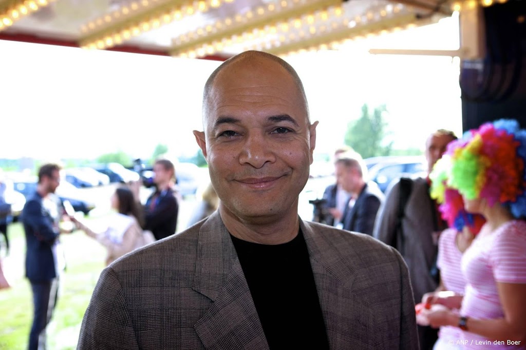 SamSam-acteur John Jones gaat brandweer in Spanje assisteren