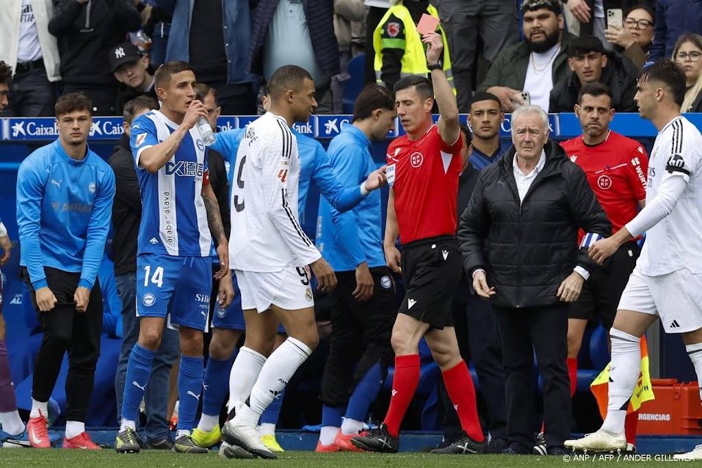 Winnend Real Madrid moet vrezen voor fikse straf Mbappé na rood