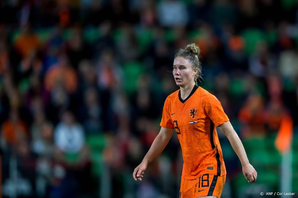 Voetbalster Folkertsma weer lang aan de kant met knieblessure