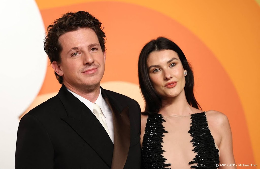 Charlie Puth en partner verwachten hun eerste baby