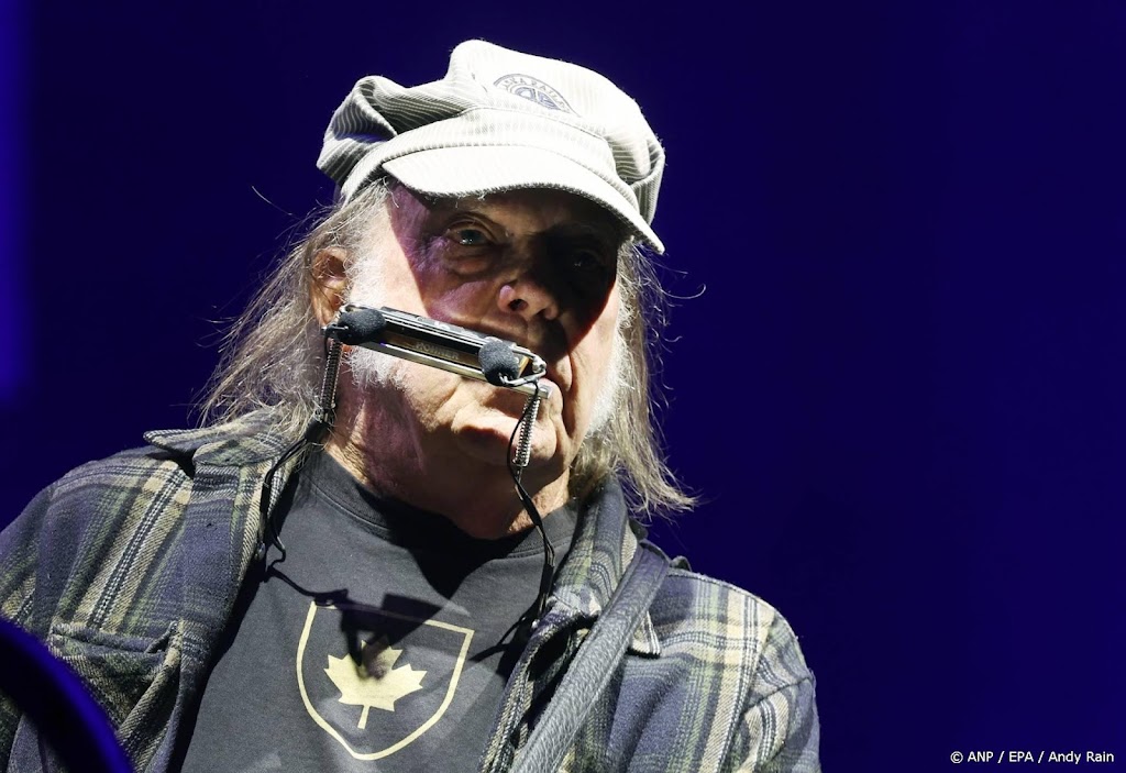 Neil Young Re-released The Night's Anniversary Tonight - Ruetir