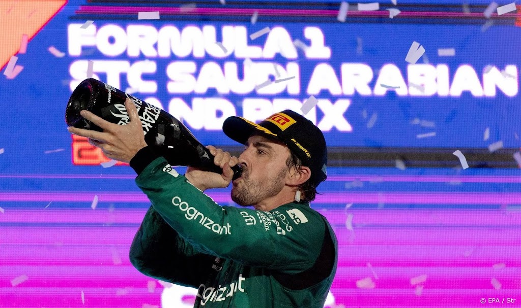 Formule 1 wil duidelijkheid over de krik na tijdstraffen Alonso | RTL ...