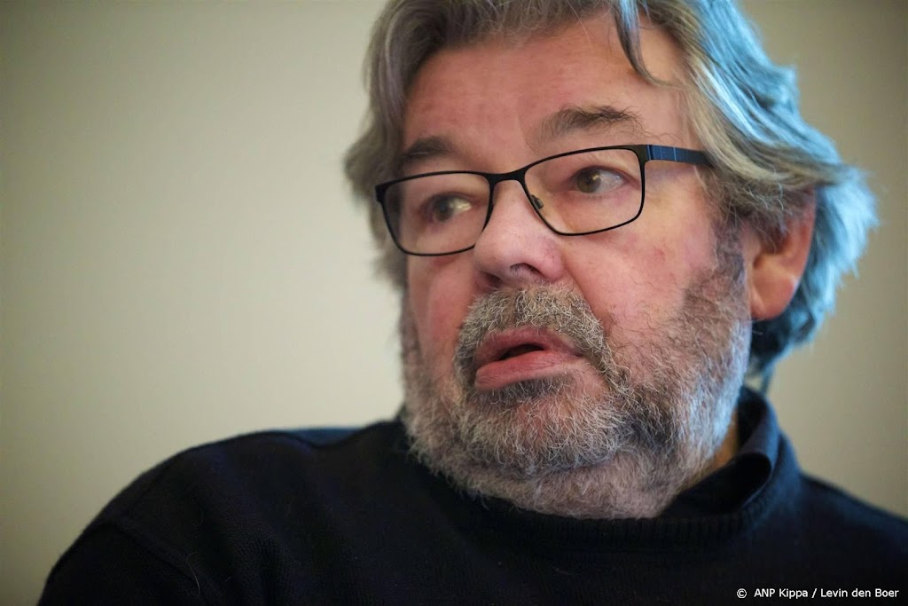 Maarten van Rossem brengt op 80e verjaardag boek uit over zijn leven