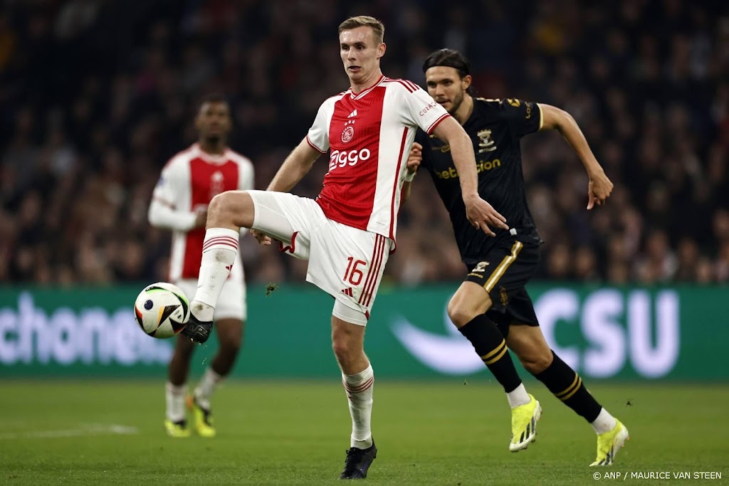 Ajax verhuurt middenvelder Mannsverk aan Sparta Praag