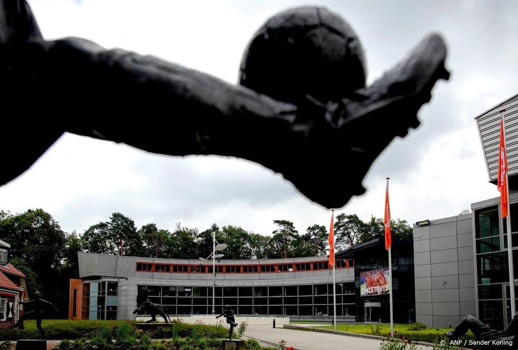 Weer meer voetballende vrouwen, maar ledenaantal KNVB slinkt