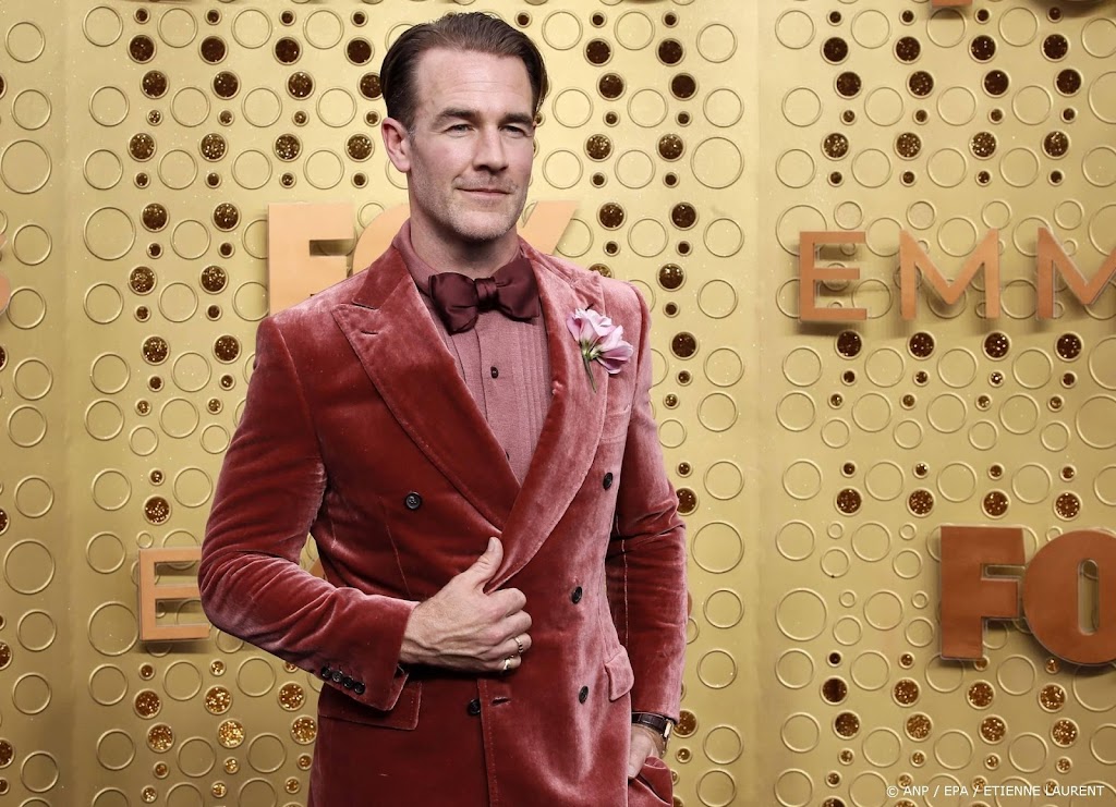 Weduwe herdenkt James Van der Beek op Vaderdag