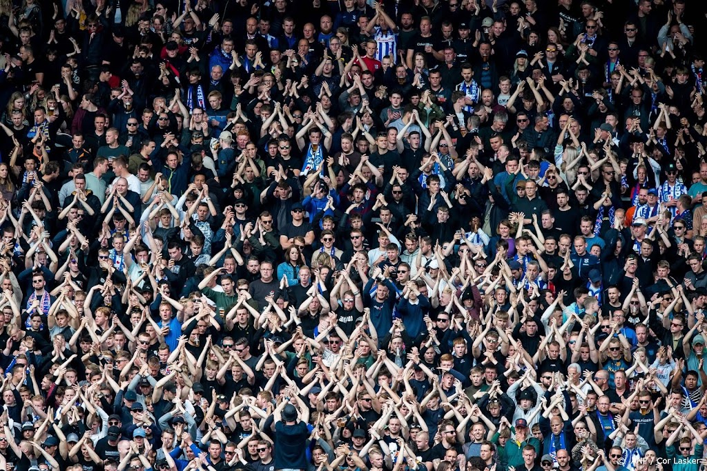 Noord-tribune van Abe Lenstra Stadion uit voorzorg verstevigd