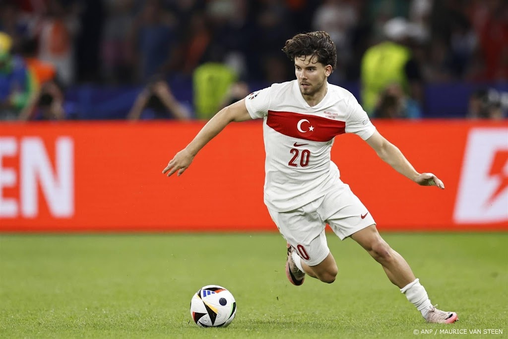 Kadioglu van Fenerbahçe naar Brighton & Hove Albion