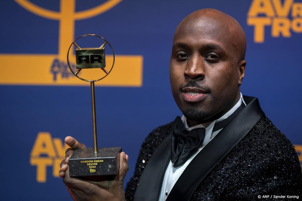 Fernando Halman reikt eerste Gerwin Visser Award uit