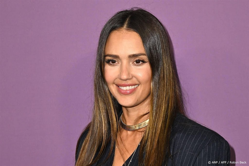 Jessica Alba scoort rol in film over Maserati-broers