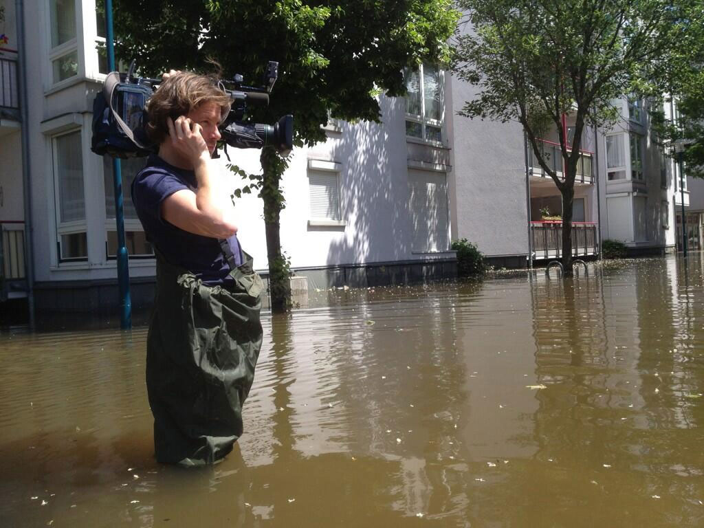 In waterdichte broek de overstromingen verslaan