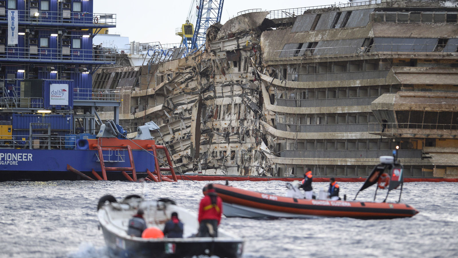 Delen lichamen gevonden bij Costa Concordia