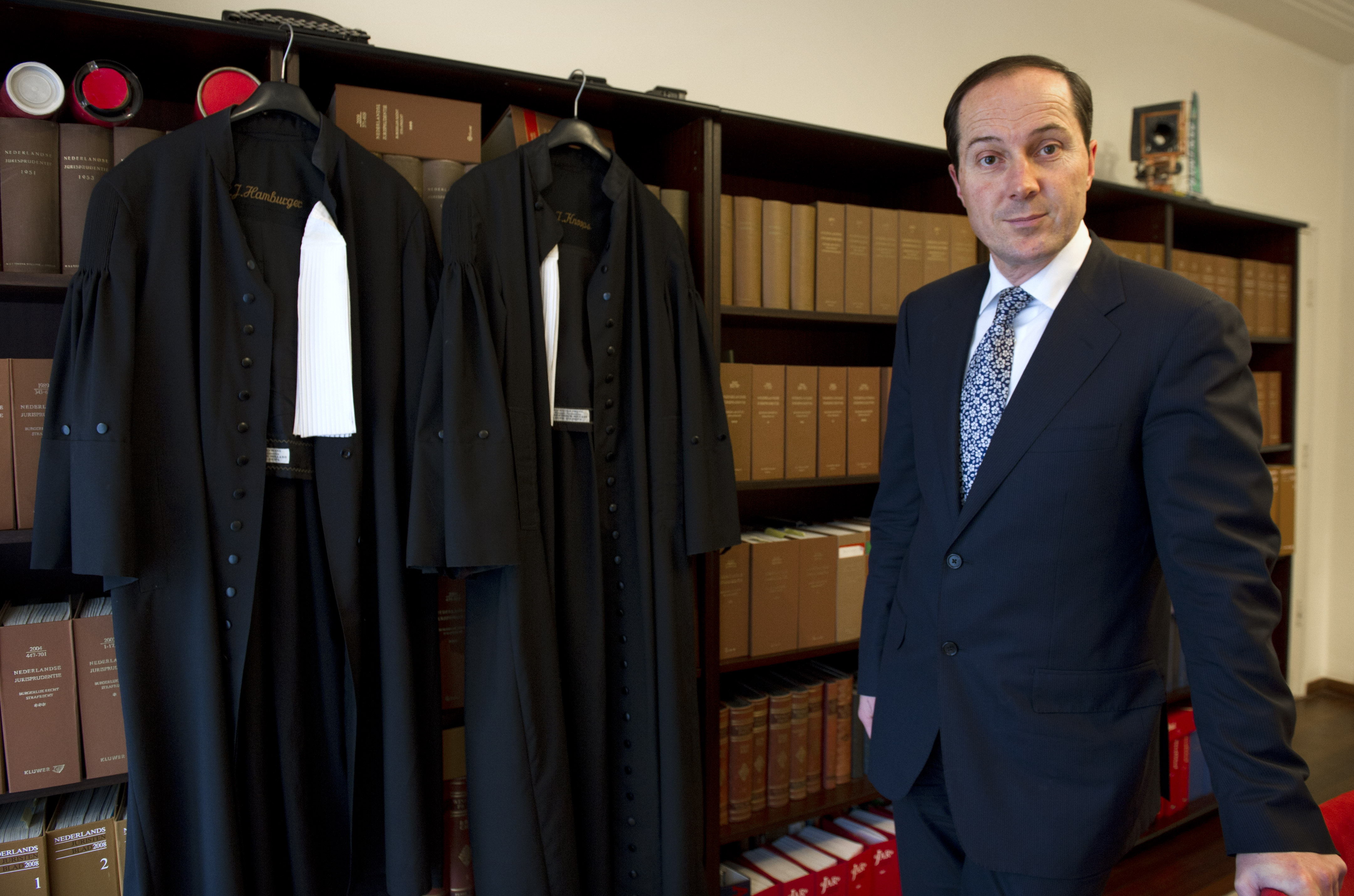 Advocaat Knoops wil compensatie voor Dutchbatters