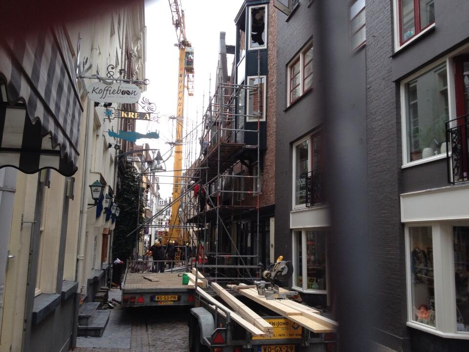 Slachtoffers Deventer even terug naar afgebrande huis