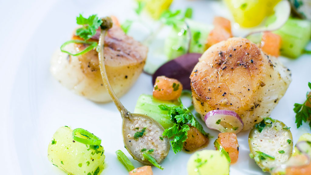 Sint-Jakobsschelpen met truffeldipsaus