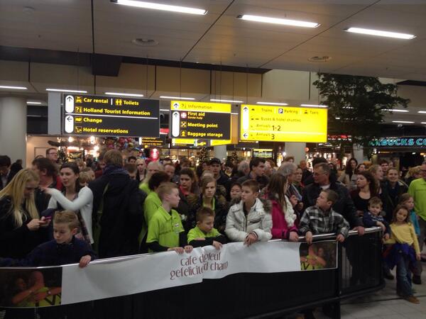 Fans wachten Mighty Mike op | RTL Nieuws | RTL.nl