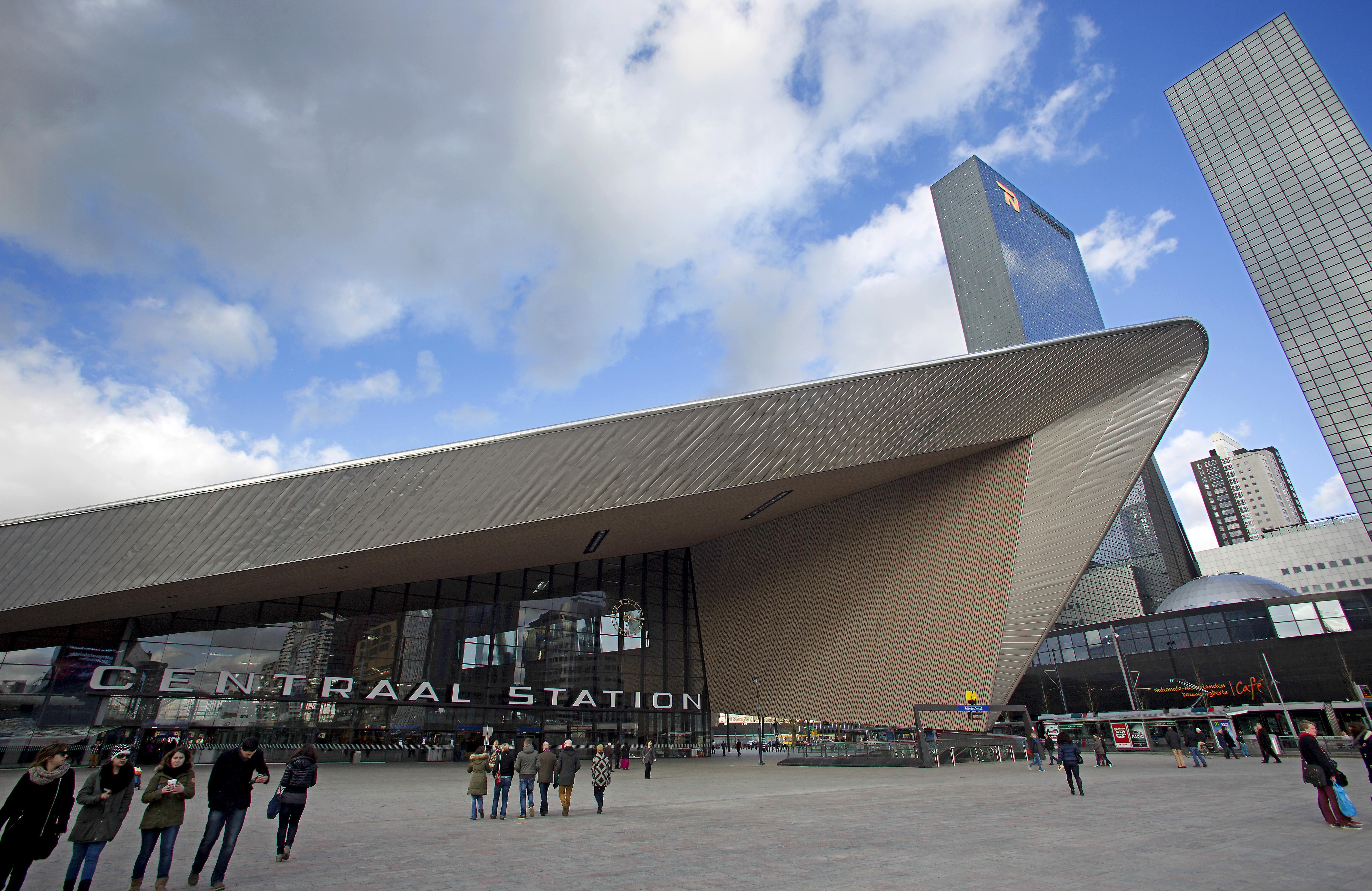 Koning opent nieuw Rotterdam Centraal