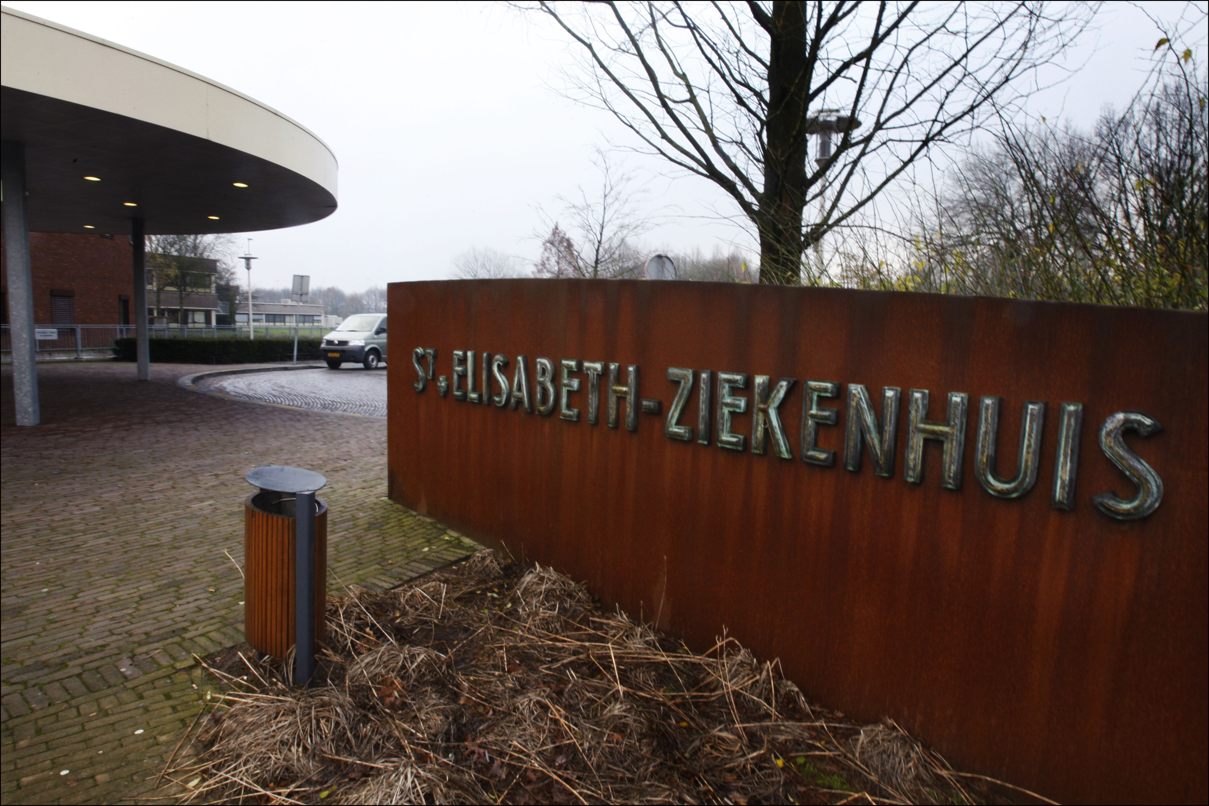 Vrouw overleden door huiselijk geweld, zoon (10) gewond