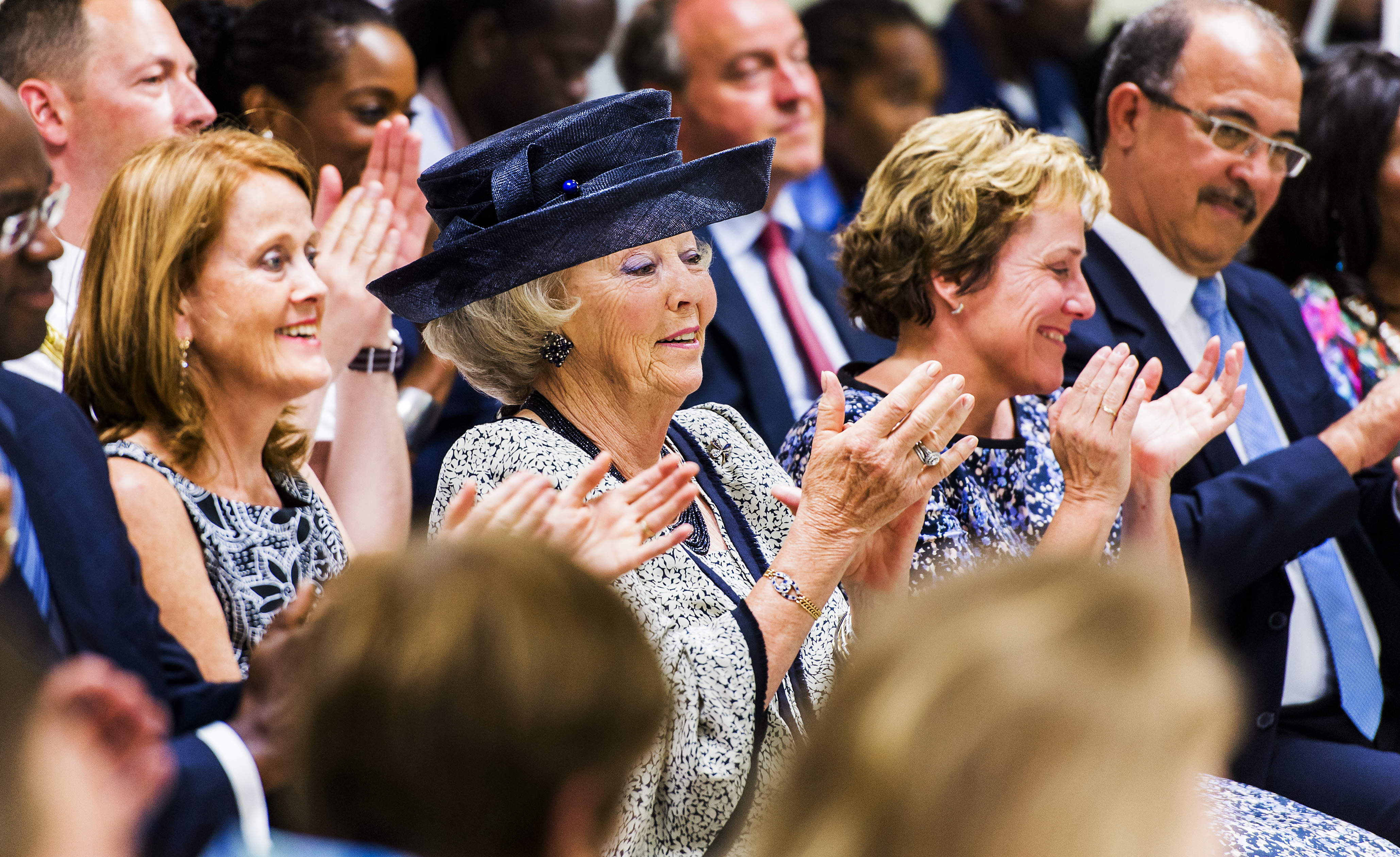 Jongeren willen Beatrix in filmpje