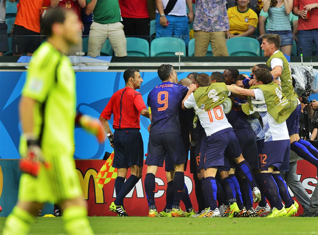 Oranje vernedert Spanje: 5-1