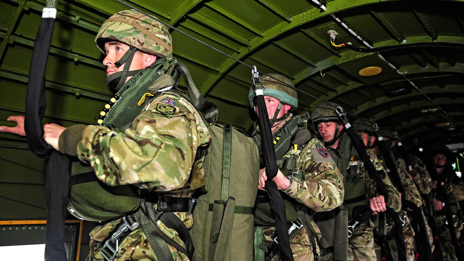 Wachtkamer voor militair in uniform taboe om 'verschillende culturen'
