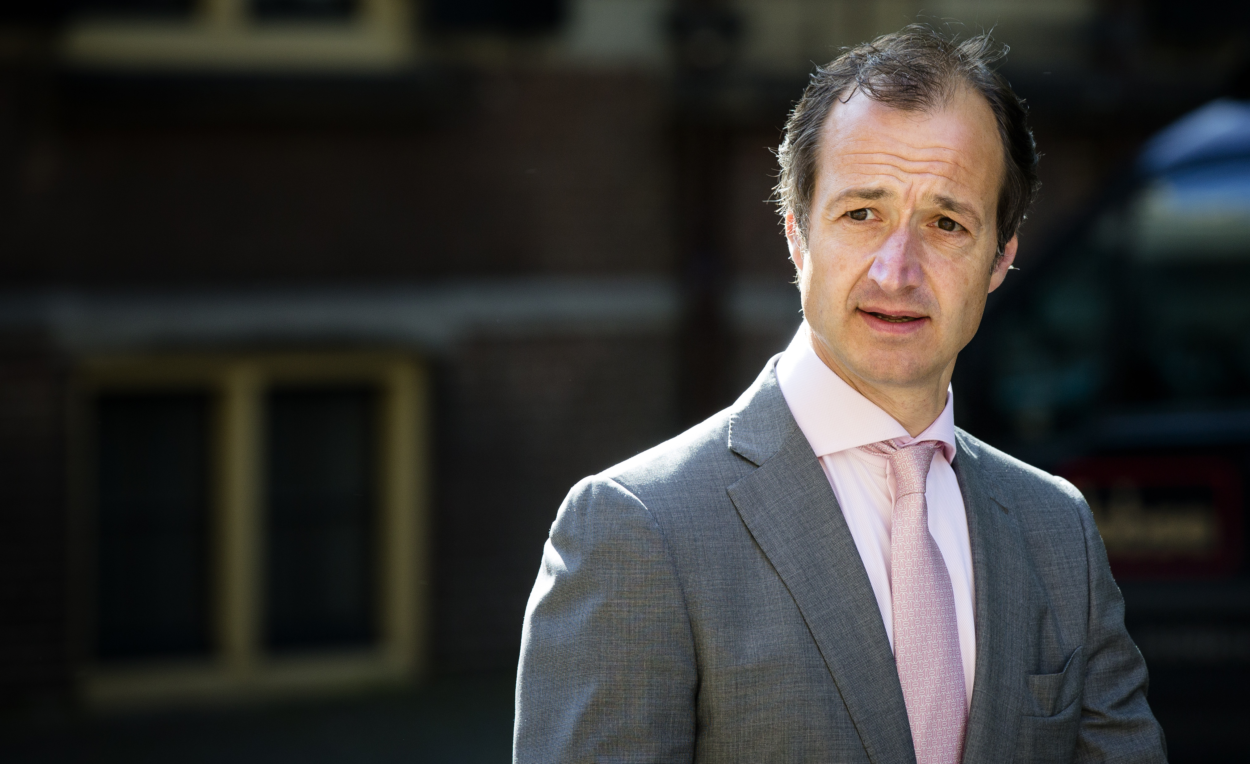 Wiebes erkent: schrijnende gevallen door trage fiscus