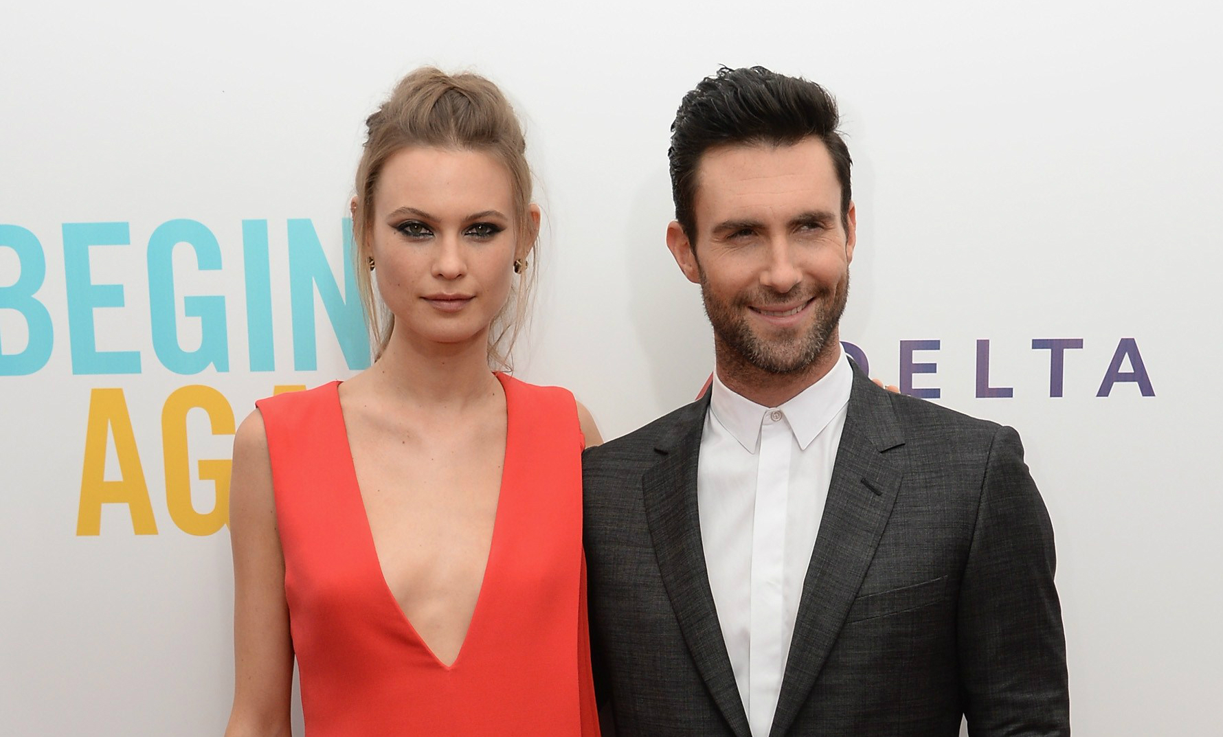 Behati Prinsloo zwanger van Adam Levine