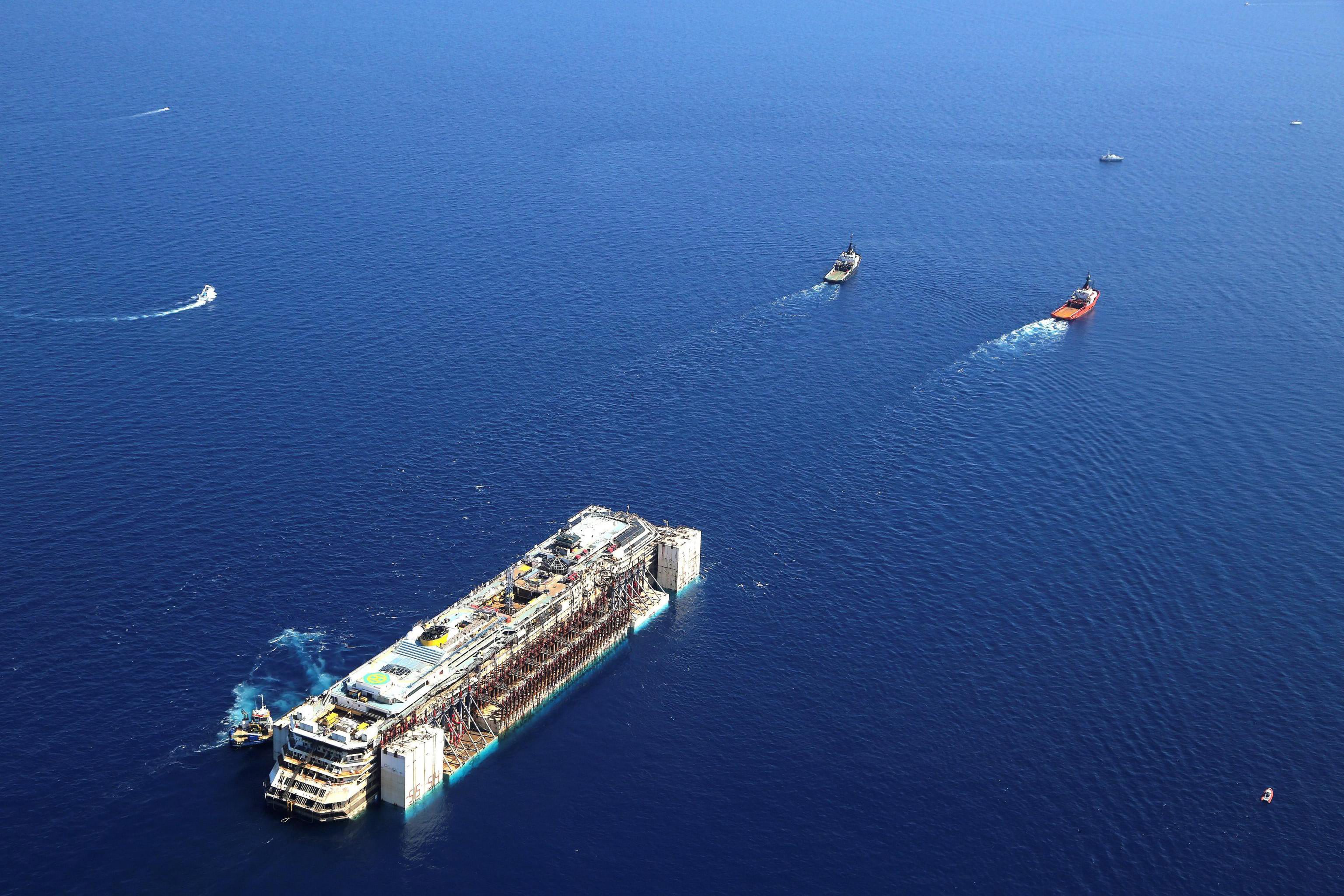 Costa Concordia is aangekomen in Genua