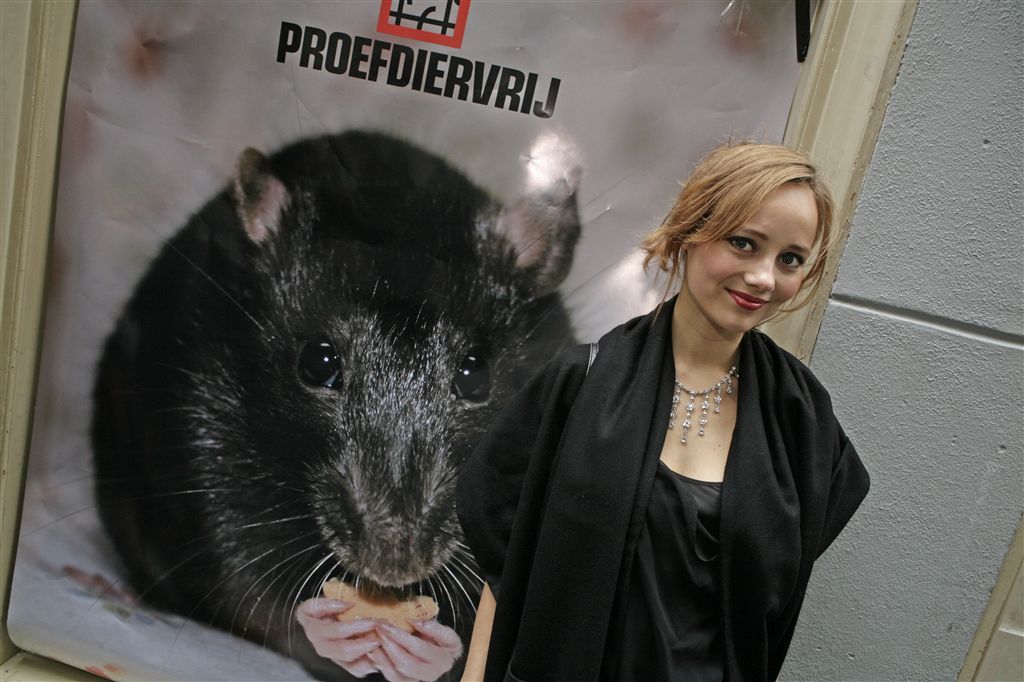 Actrice Monique van der Werff gaat trouwen