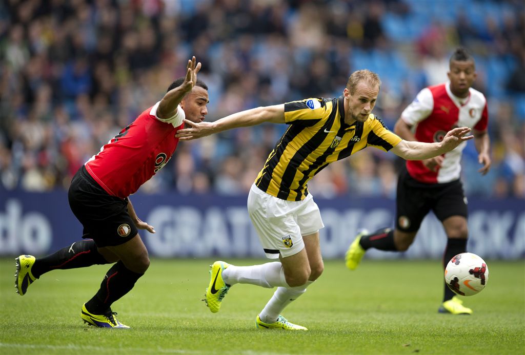 Van der Struijk begint op reservebank | RTL Nieuws | RTL.nl