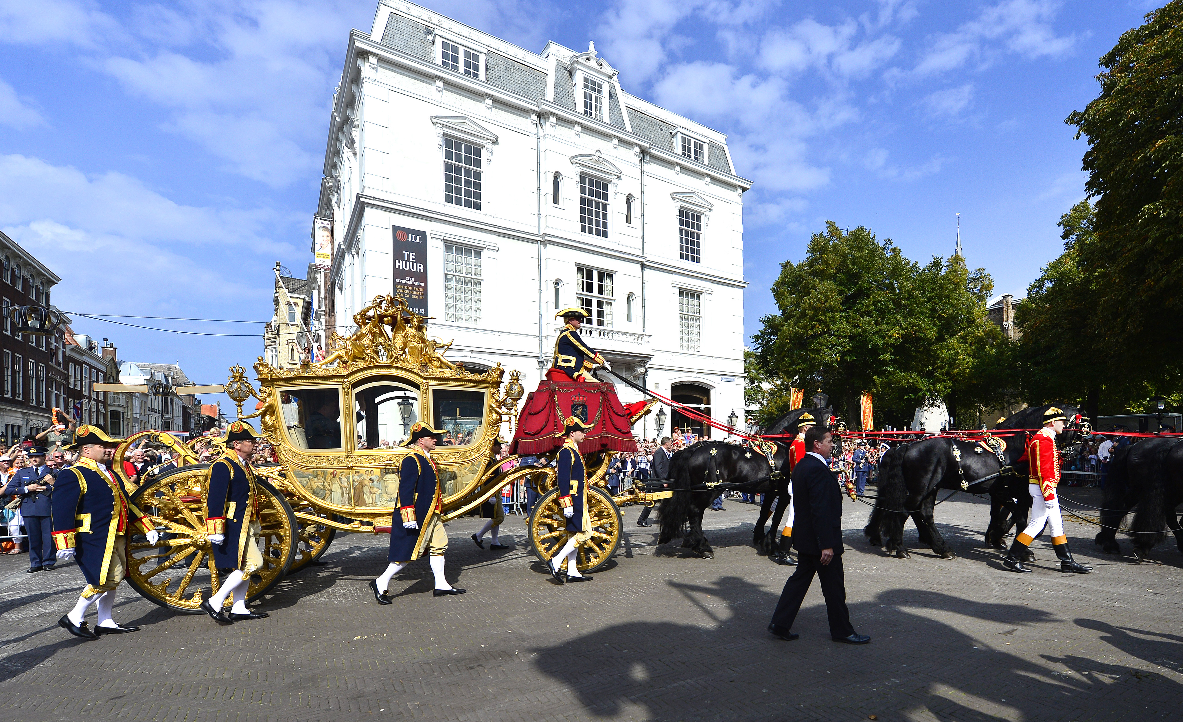 Gouden Koets brengt koningspaar naar Ridderzaal