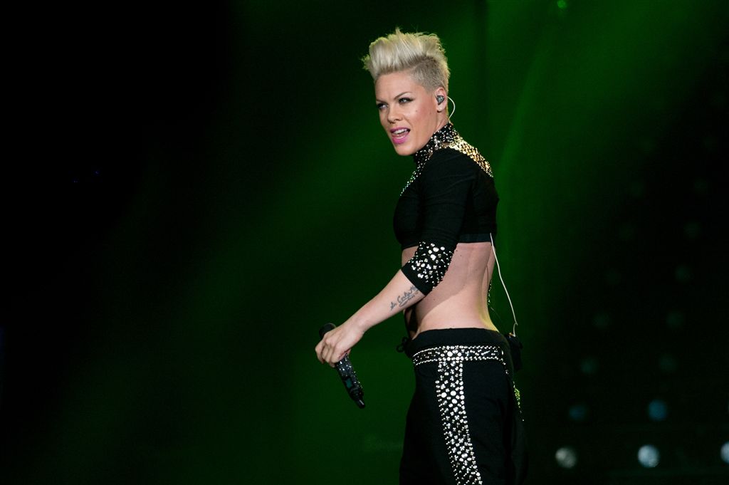 Pink rouwt om voormalig bodyguard