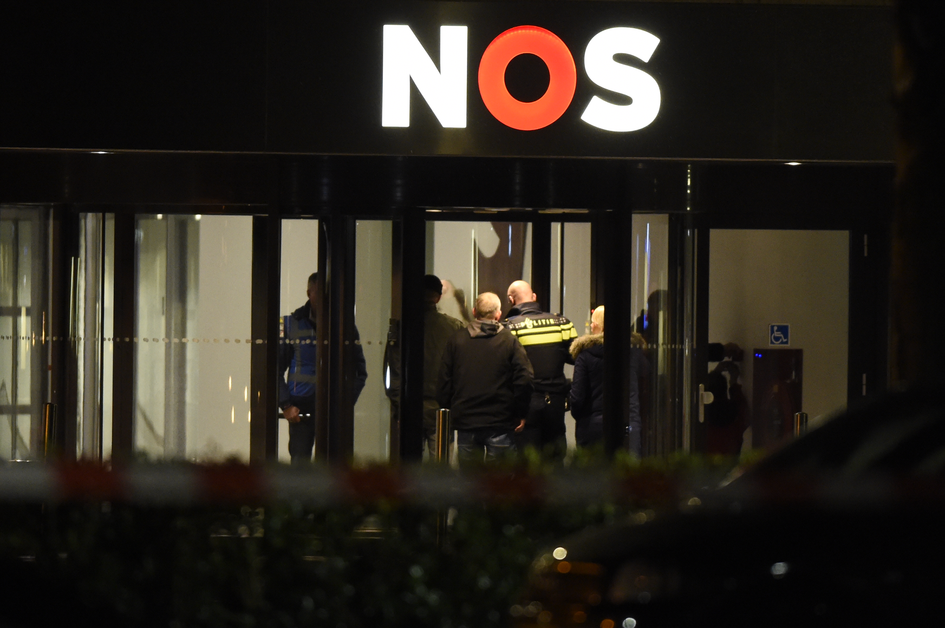 NOS-gebouw vrijgegeven | RTL Nieuws | RTL.nl