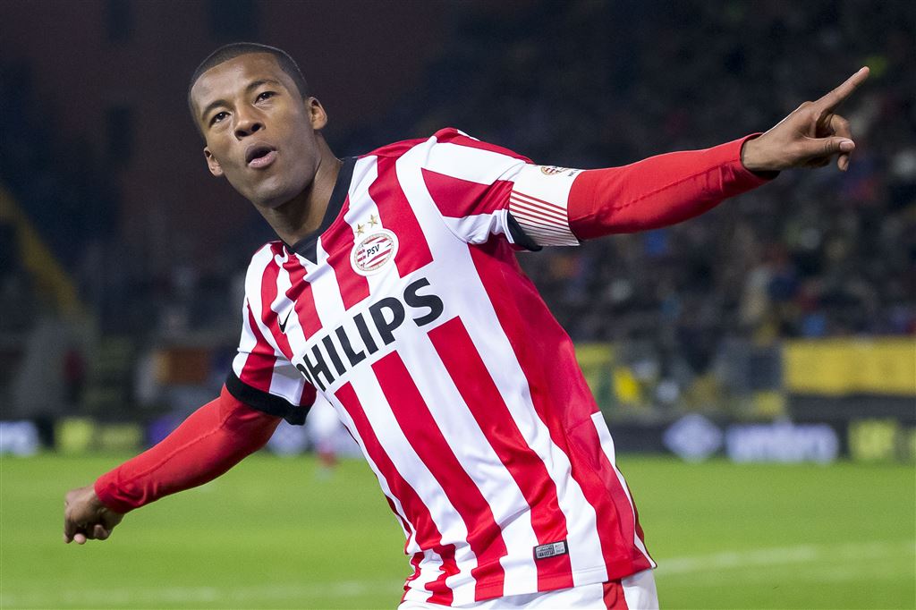 Wijnaldum juicht pas met schaal in handen