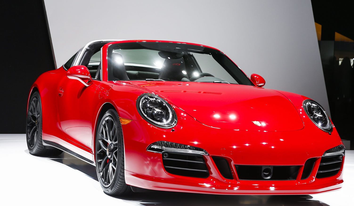 Porsche op koers voor verkoopmijlpaal