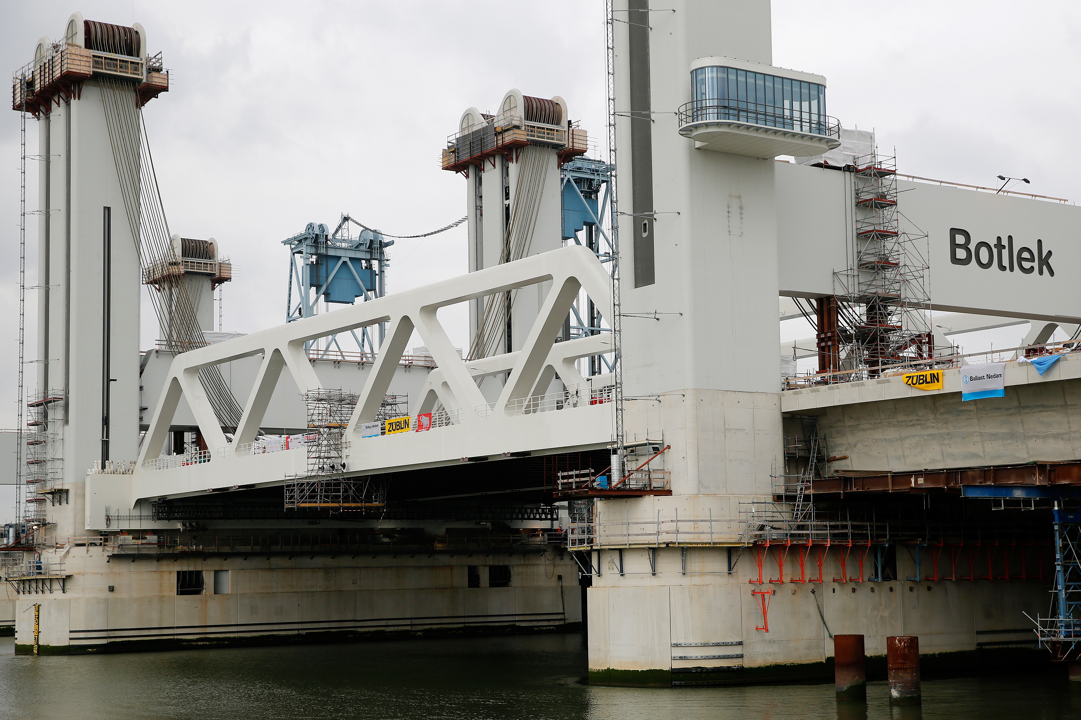 Storing bij hagelnieuwe Botlekbrug verholpen
