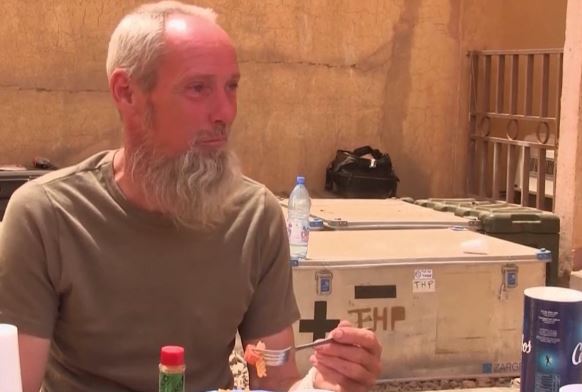 Eerste beelden na bevrijding: Sjaak Rijke lacht weer