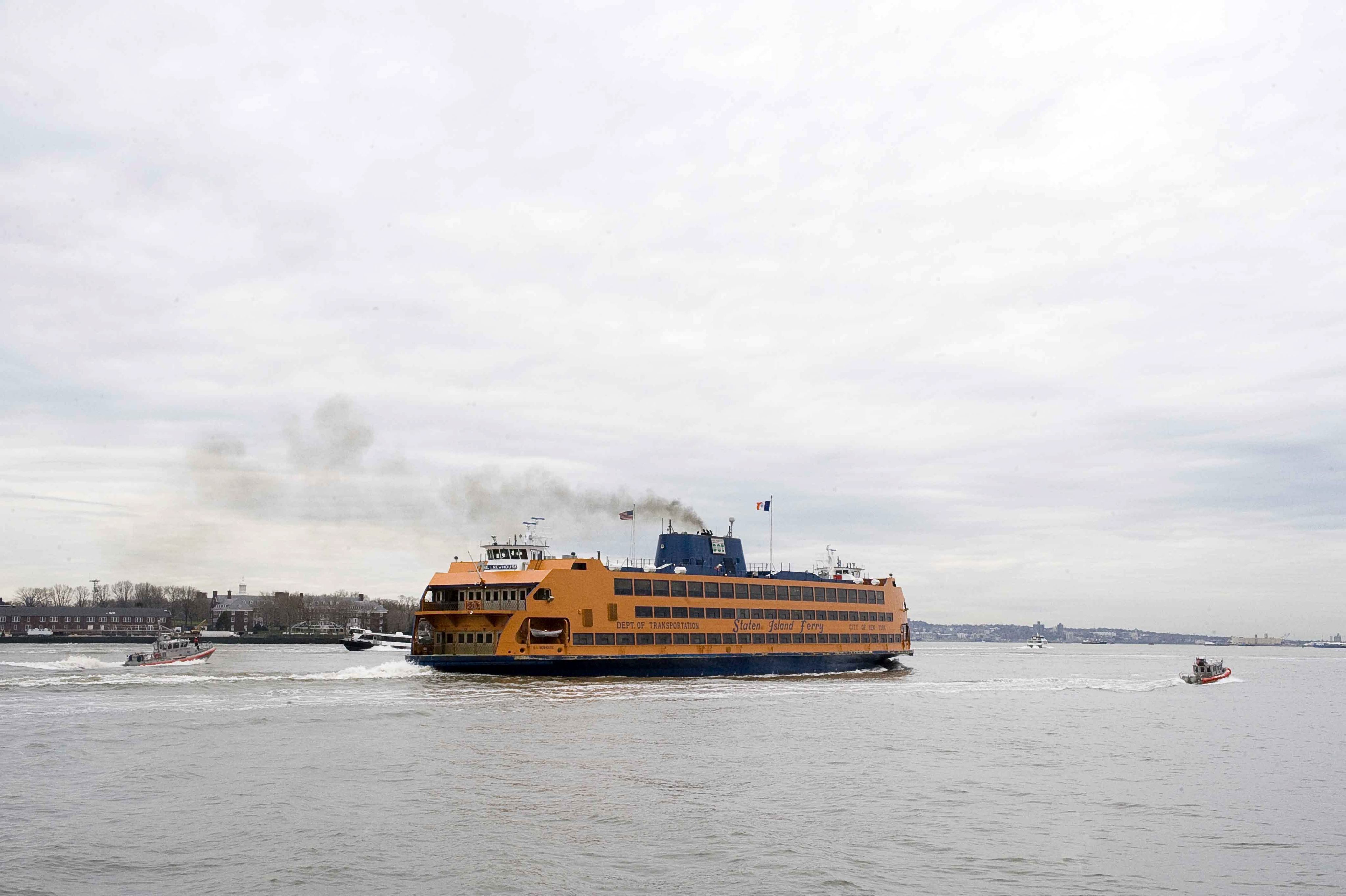 Oplichters laten toeristen New York betalen op gratis pont