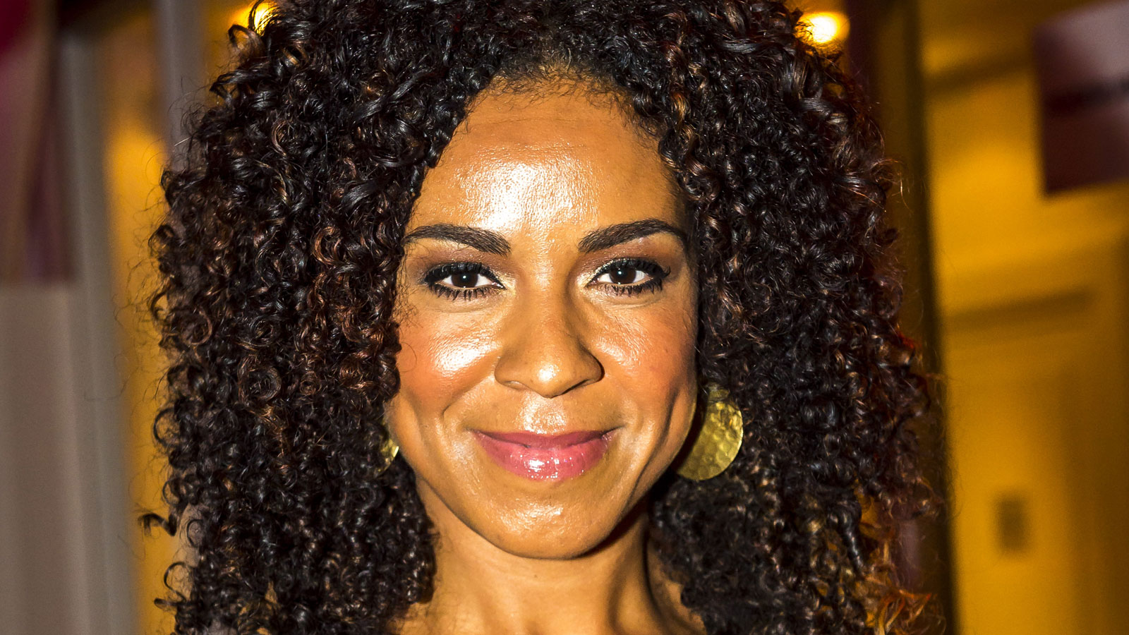 Amara Onwuka in Expeditie Robinson | RTL Boulevard | RTL.nl