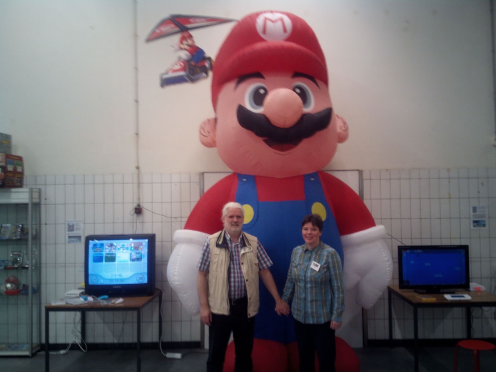 Wooohooo! Naomi (42) is helemaal gek van Super Mario (30)