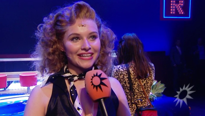Video: stralende Vajèn overwint zenuwen voor première Grease